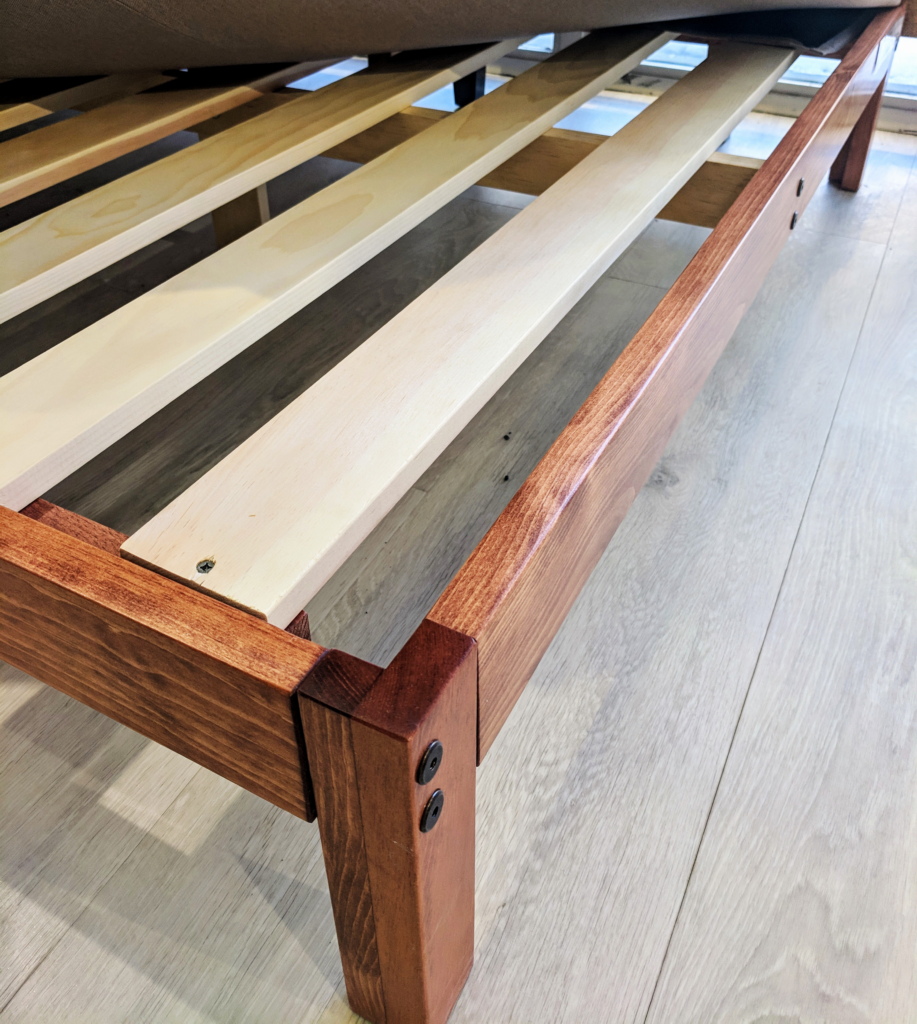 Whistler Plateform Bed Frame - Futon d’or - Natural mattresses